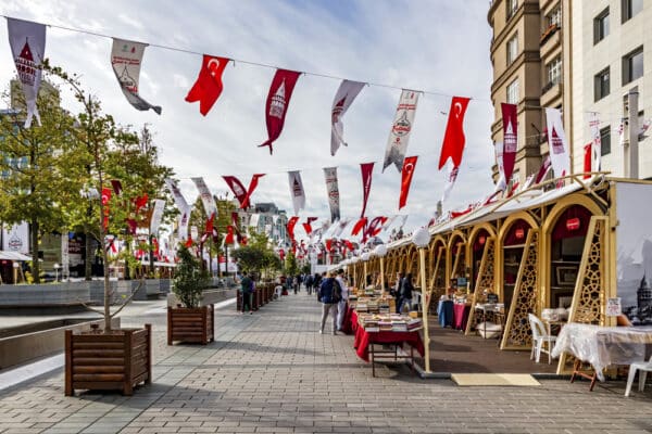 A Guide To Surviving Taksim, Istanbul, With Your Sanity Intact ...