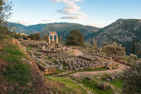 Guide To The Archaeological Site Of Delphi Greece