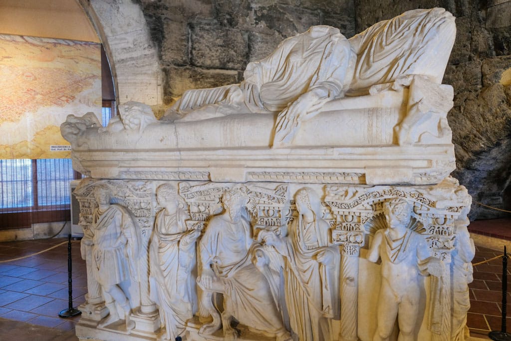 Ancient City Of Hierapolis-Pamukkale Guide | Chasing the Donkey