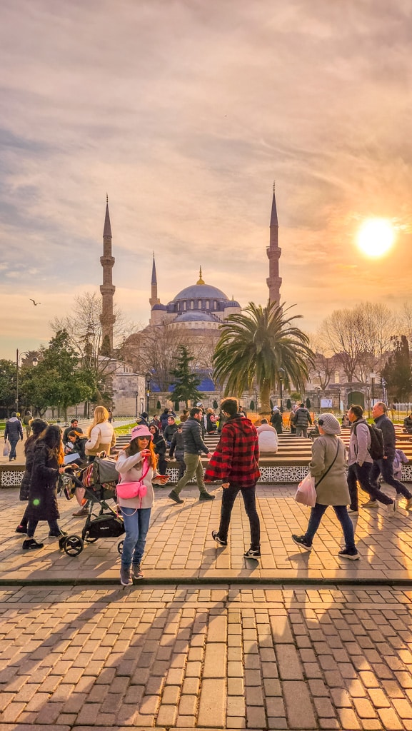 Your Guide To Sultanahmet Istanbul, Turkey | Chasing the Donkey