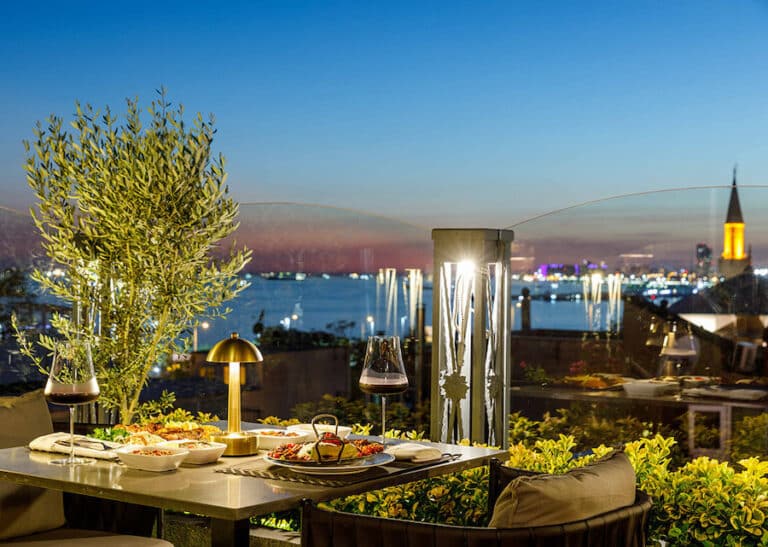 Best 17 Rooftop Restaurants In Istanbul (& Rooftop Bars Too)
